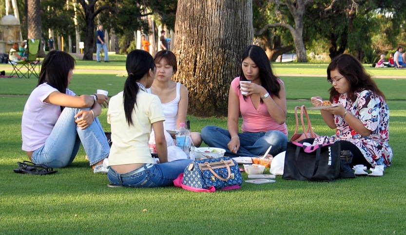 7 Easy Ways To Make New Friends - Mystic Compatibility